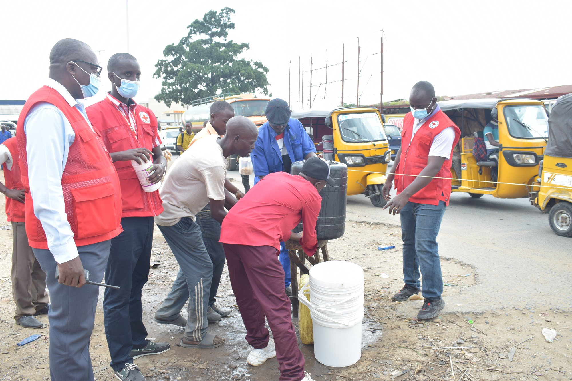 LA TASK FORCE COVID-19 DE LA CROIX-ROUGE DU BURUNDI REACTIVE SES FORCES ...