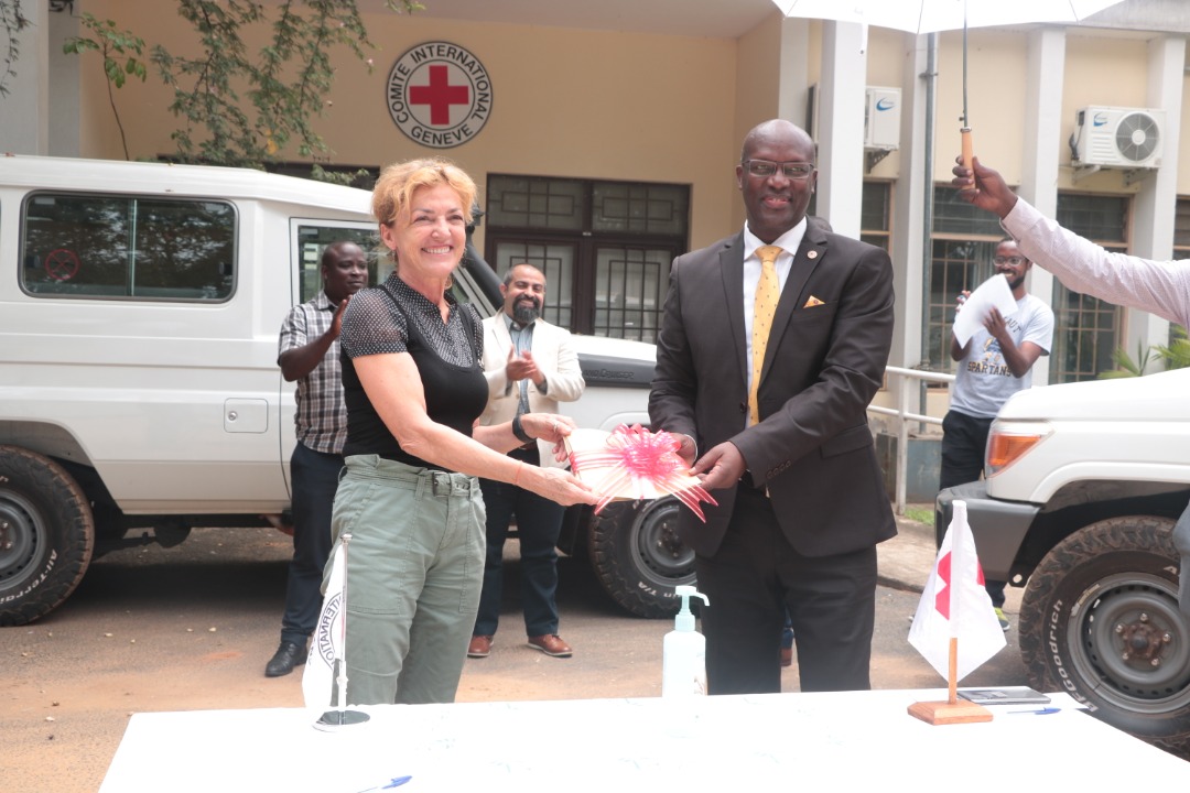 Le CICR fait à la Croix-Rouge du Burundi un don de Véhicules