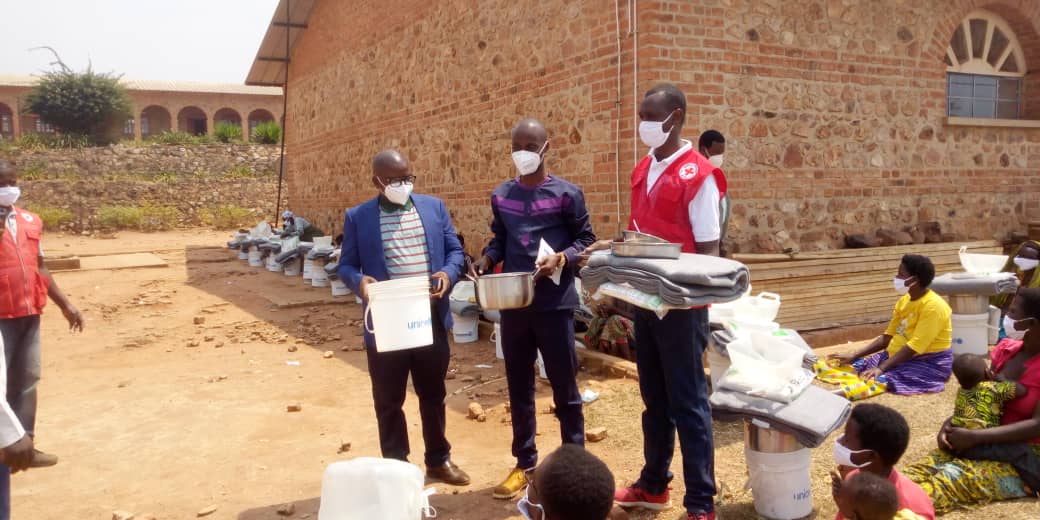 De la prévention à l’assistance des victimes de la COVID-19 : la Croix ...